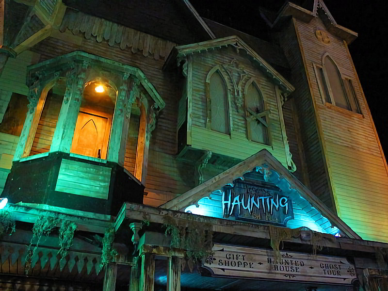 Ghost Tour in Orlando | Queenies Palace Florida